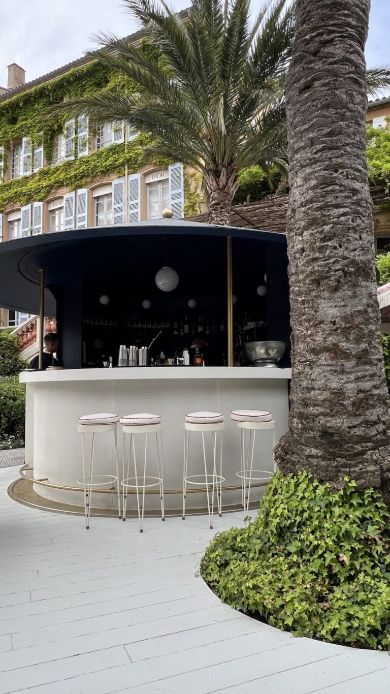 Dior cafe and store Saint-Tropez - vosgesparis